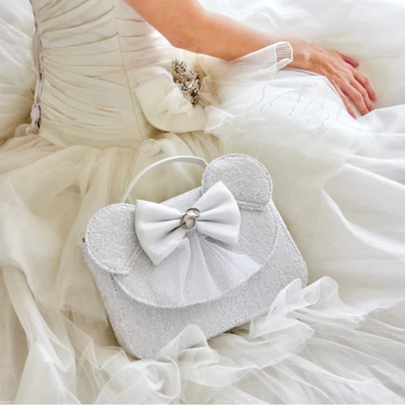 Loungefly | Bags | Loungefly Minnie Mouse Sequin Wedding Crossbody Bag ...